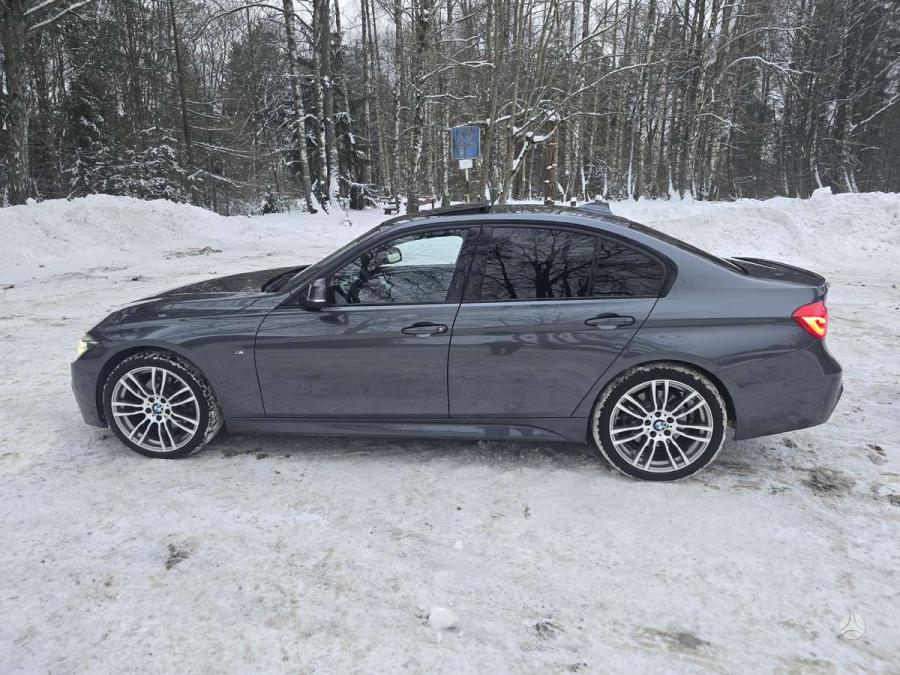 Grey BMW 330 2016 in Prienai, with an engine capacity of 2.99 L and mileage of 107 thousand km for 15600 €, photo 8 on AUTOMOTO.COM.LV