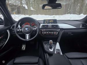 Grey BMW 330 2016 in Prienai, with an engine capacity of 2.99 L and mileage of 107 thousand km for 15600 €, photo 12 on AUTOMOTO.COM.LV