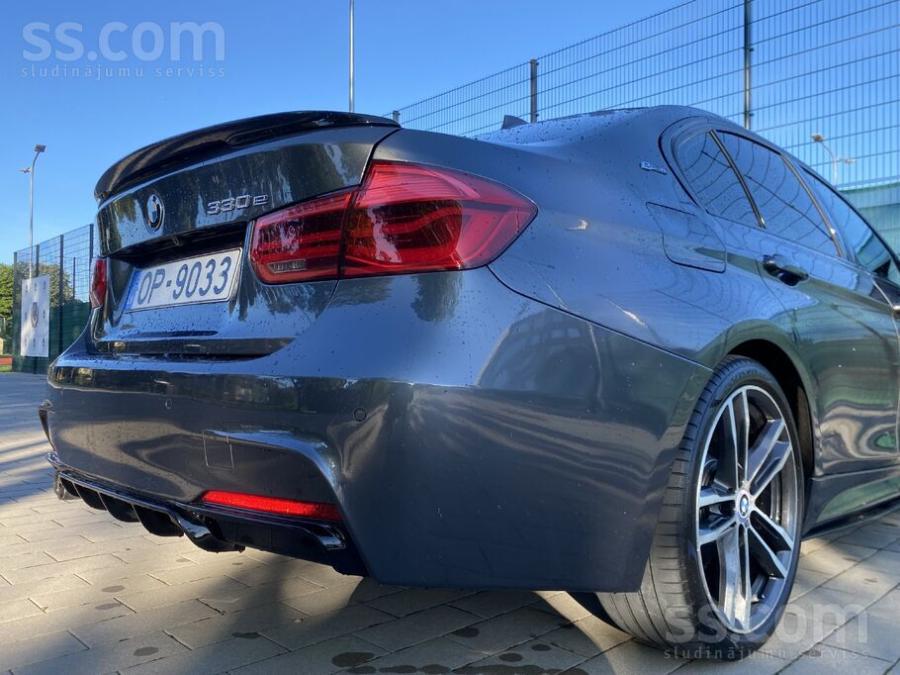 Grey BMW 330 2016 in Jelgava, with an engine capacity of 2.00 L and mileage of 140 thousand km for 16900 €, photo 11 on AUTOMOTO.COM.LV