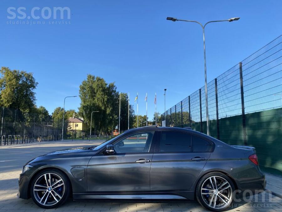 Grey BMW 330 2016 in Jelgava, with an engine capacity of 2.00 L and mileage of 140 thousand km for 16900 €, photo 12 on AUTOMOTO.COM.LV