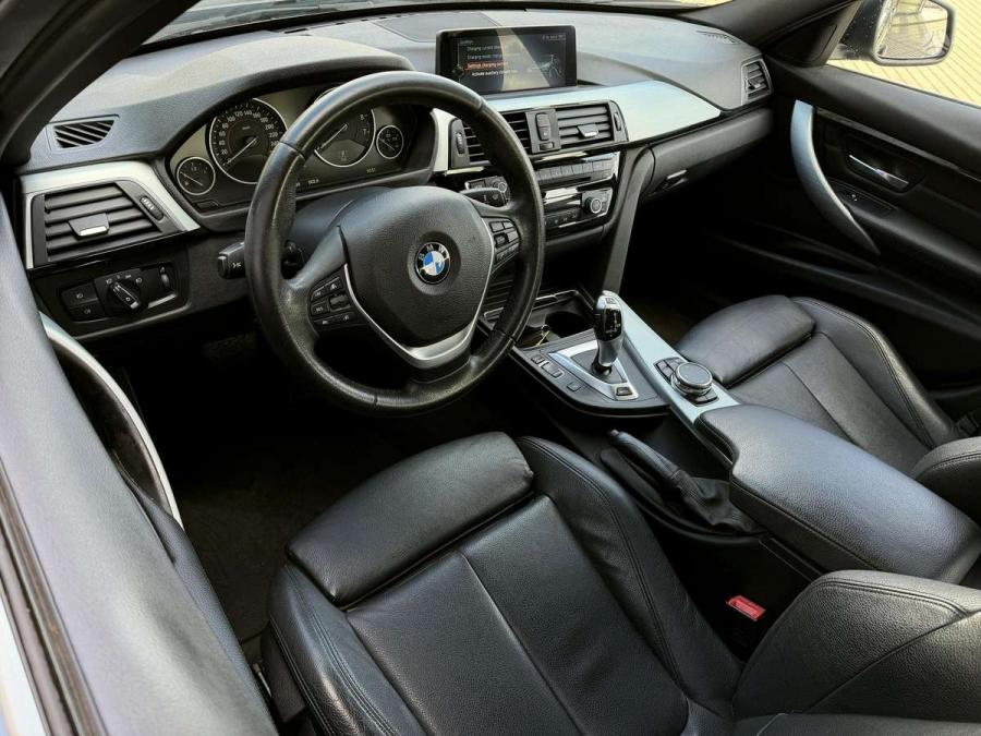 Grey BMW 330 2016 in Kaunas, with an engine capacity of 2.00 L and mileage of 238 thousand km for 11500 €, photo 6 on AUTOMOTO.COM.LV