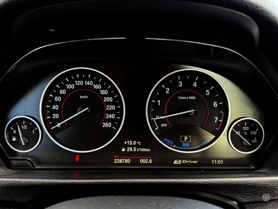 Grey BMW 330 2016 in Kaunas, with an engine capacity of 2.00 L and mileage of 238 thousand km for 11500 €, photo 7 on AUTOMOTO.COM.LV