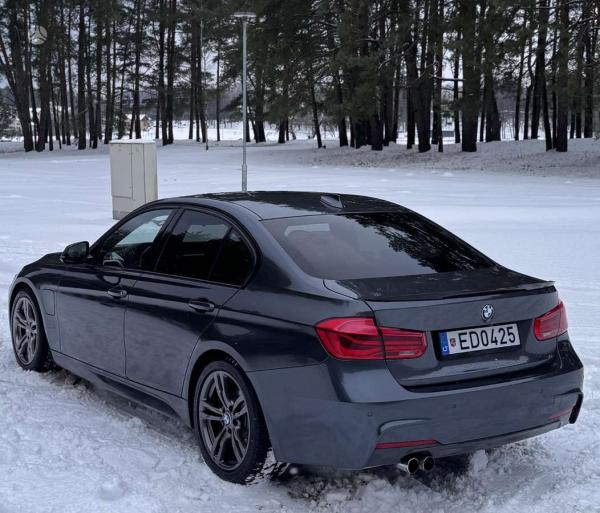 Grey BMW 330 2017 in Vilnius, with an engine capacity of 2.00 L and mileage of 164 thousand km for 15500 €, photo 5 on AUTOMOTO.COM.LV