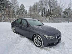 Grey BMW 330 2017 in Panevezys, with an engine capacity of 2.00 L and mileage of 170 thousand km for 8200 €, photo 2 on AUTOMOTO.COM.LV