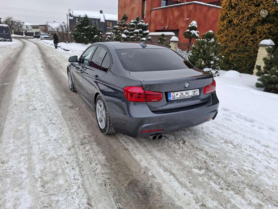 Grey BMW 330 2017 in Kaunas, with an engine capacity of 2.00 L and mileage of 234 thousand km for 13999 €, photo 4 on AUTOMOTO.COM.LV