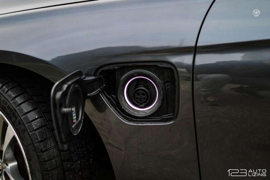 Pelēks BMW 330 2017 Kretinga, ar dzinēja tilpumu 2.00 L un nobraukumu 171 tūkst. km par 13650 €, foto 4 vietnē AUTOMOTO.COM.LV