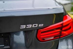Pelēks BMW 330 2017 Kretinga, ar dzinēja tilpumu 2.00 L un nobraukumu 171 tūkst. km par 13650 €, foto 10 vietnē AUTOMOTO.COM.LV