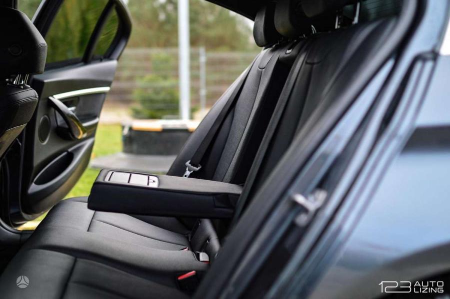 Pelēks BMW 330 2017 Kretinga, ar dzinēja tilpumu 2.00 L un nobraukumu 171 tūkst. km par 13650 €, foto 13 vietnē AUTOMOTO.COM.LV