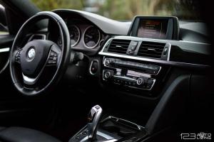 Pelēks BMW 330 2017 Kretinga, ar dzinēja tilpumu 2.00 L un nobraukumu 171 tūkst. km par 13650 €, foto 17 vietnē AUTOMOTO.COM.LV