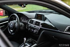 Pelēks BMW 330 2017 Kretinga, ar dzinēja tilpumu 2.00 L un nobraukumu 171 tūkst. km par 13650 €, foto 21 vietnē AUTOMOTO.COM.LV