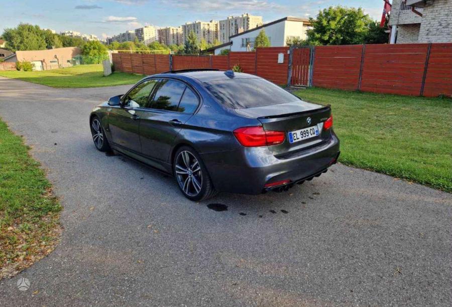 Grey BMW 330 2017 in Vilnius, with an engine capacity of 2.00 L and mileage of 139 thousand km for 10950 €, photo 5 on AUTOMOTO.COM.LV