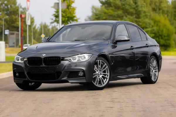 Grey BMW 330 2017 in Jelgava, with an engine capacity of 2.00 L and mileage of 160 thousand km for 14500 €, photo 1 on AUTOMOTO.COM.LV
