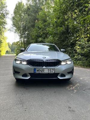 Grey BMW 330 2019 in Vilnius, with an engine capacity of 2.00 L and mileage of 110 thousand km for 24600 €, photo 3 on AUTOMOTO.COM.LV