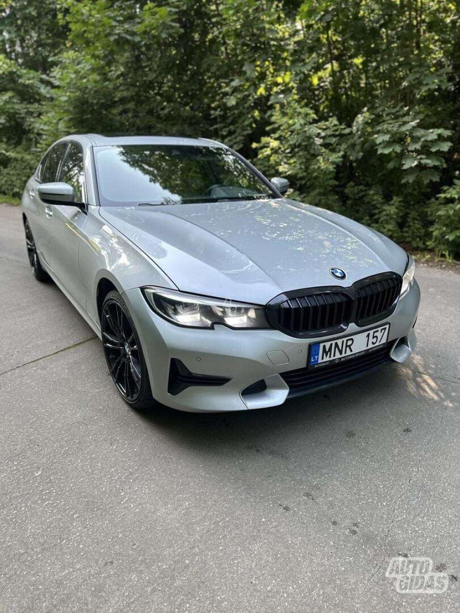 Grey BMW 330 2019 in Vilnius, with an engine capacity of 2.00 L and mileage of 110 thousand km for 24600 €, photo 4 on AUTOMOTO.COM.LV