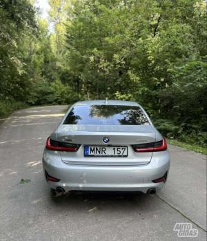 Grey BMW 330 2019 in Vilnius, with an engine capacity of 2.00 L and mileage of 110 thousand km for 24600 €, photo 6 on AUTOMOTO.COM.LV