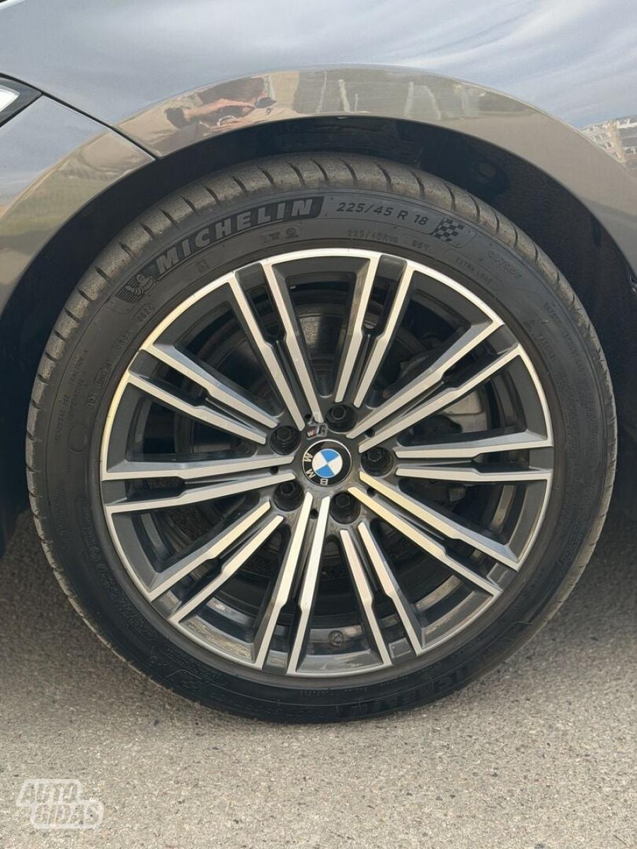 Pelēks BMW 330 2019 Viļņa, ar dzinēja tilpumu 2.00 L un nobraukumu 20 tūkst. km par 25400 €, foto 16 vietnē AUTOMOTO.COM.LV