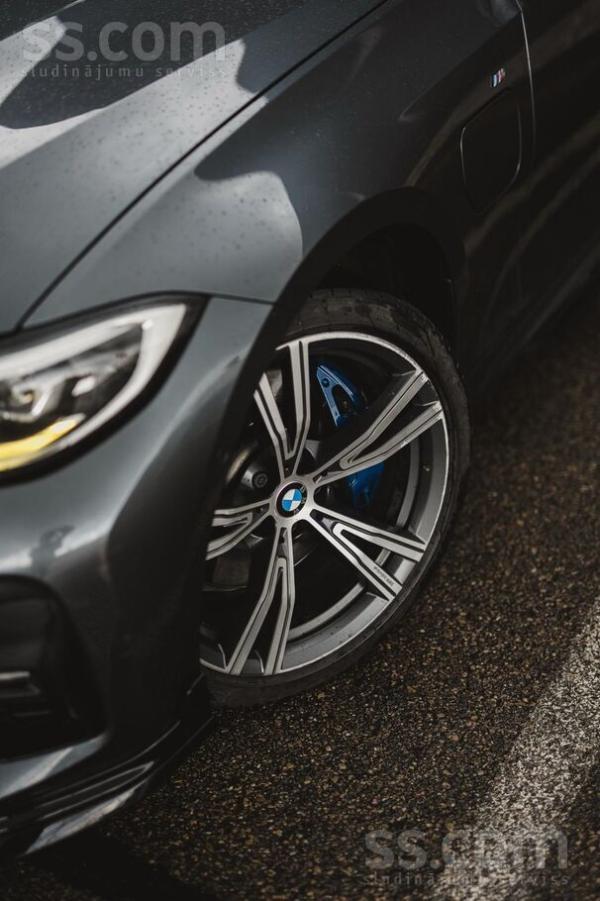 Pelēks BMW 330 2019 Rīga, ar dzinēja tilpumu 2.00 L un nobraukumu 168 tūkst. km par 27200 €, foto 4 vietnē AUTOMOTO.COM.LV