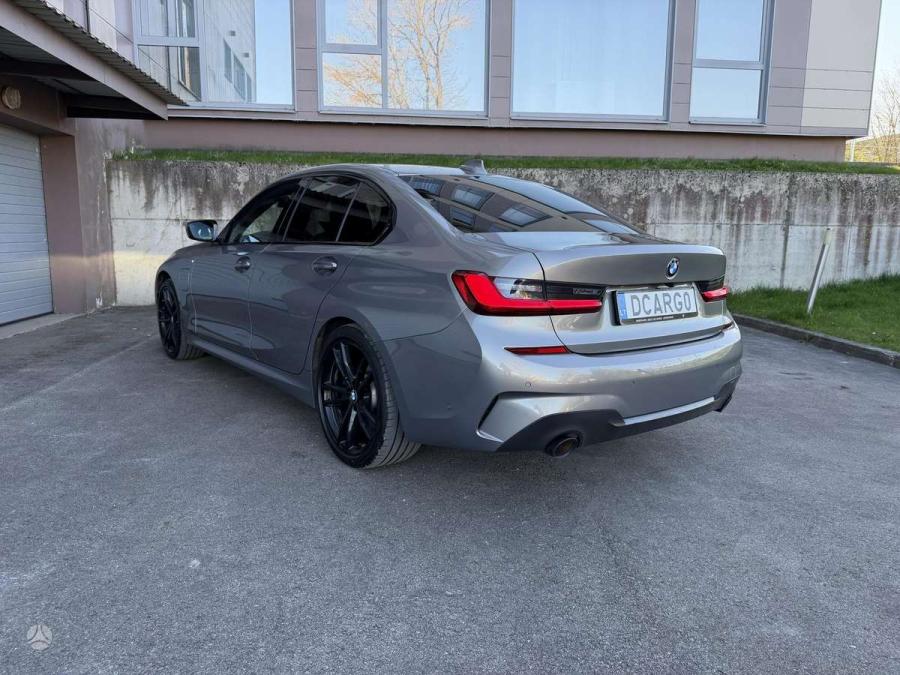 Grey BMW 330 2019 in Vilnius, with an engine capacity of 2.00 L and mileage of 85 thousand km for 27500 €, photo 4 on AUTOMOTO.COM.LV