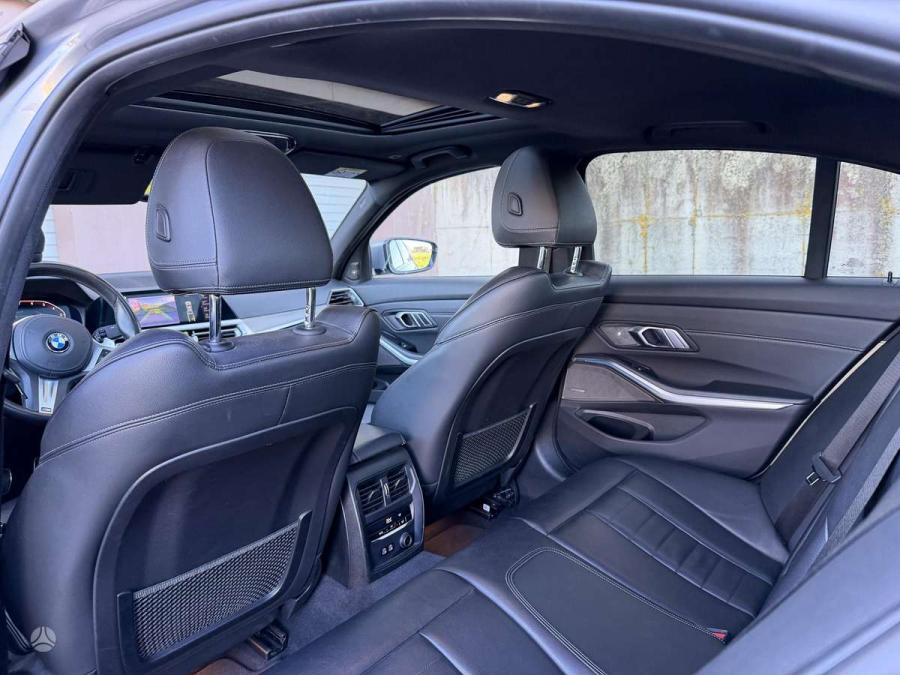 Grey BMW 330 2019 in Vilnius, with an engine capacity of 2.00 L and mileage of 85 thousand km for 27500 €, photo 17 on AUTOMOTO.COM.LV
