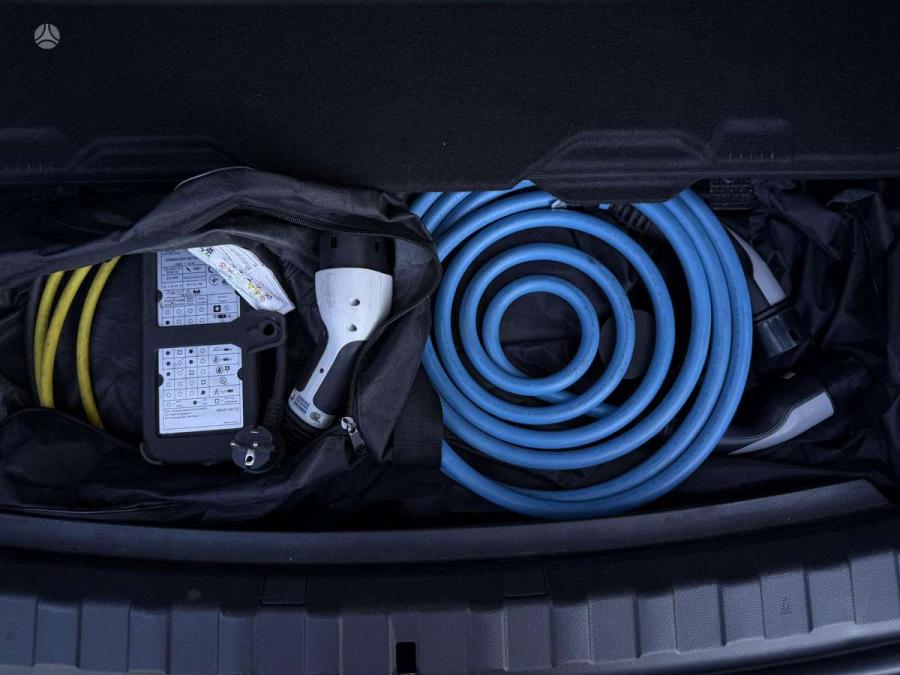 Grey BMW 330 2019 in Vilnius, with an engine capacity of 2.00 L and mileage of 85 thousand km for 27500 €, photo 27 on AUTOMOTO.COM.LV
