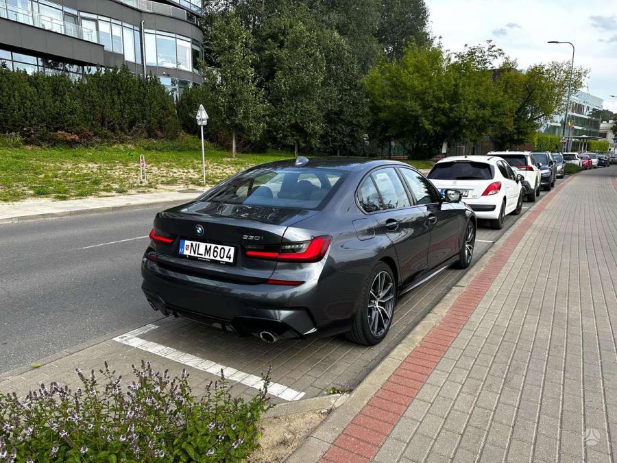 Grey BMW 330 2019 in Vilnius, with an engine capacity of 2.00 L and mileage of 152 thousand km for 24900 €, photo 3 on AUTOMOTO.COM.LV