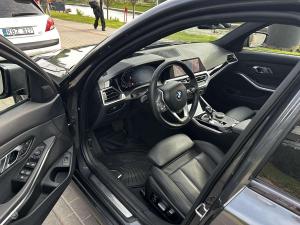 Grey BMW 330 2019 in Vilnius, with an engine capacity of 2.00 L and mileage of 152 thousand km for 24900 €, photo 7 on AUTOMOTO.COM.LV