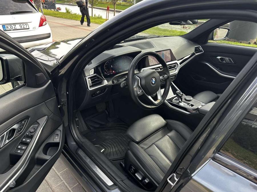 Grey BMW 330 2019 in Vilnius, with an engine capacity of 2.00 L and mileage of 152 thousand km for 24900 €, photo 7 on AUTOMOTO.COM.LV