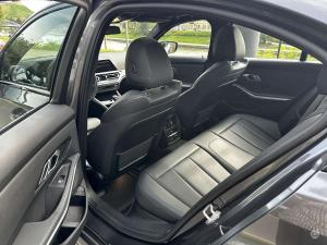 Grey BMW 330 2019 in Vilnius, with an engine capacity of 2.00 L and mileage of 152 thousand km for 24900 €, photo 8 on AUTOMOTO.COM.LV