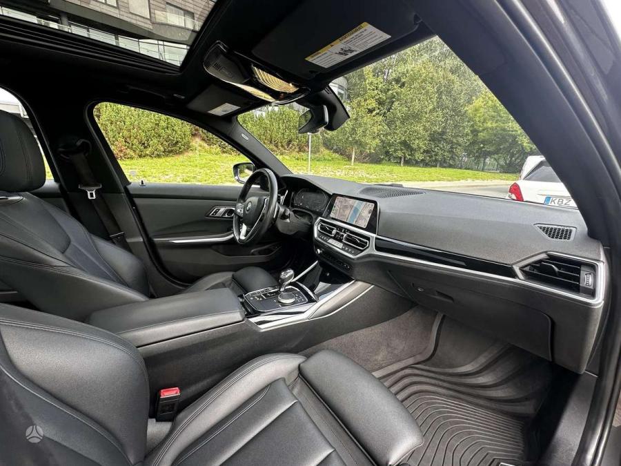 Grey BMW 330 2019 in Vilnius, with an engine capacity of 2.00 L and mileage of 152 thousand km for 24900 €, photo 9 on AUTOMOTO.COM.LV