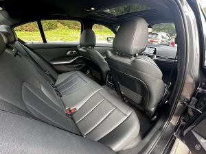 Grey BMW 330 2019 in Vilnius, with an engine capacity of 2.00 L and mileage of 152 thousand km for 24900 €, photo 10 on AUTOMOTO.COM.LV
