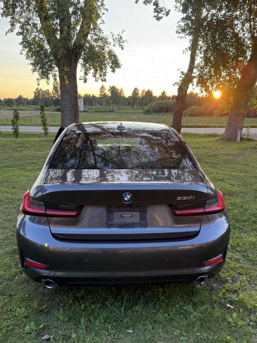 Grey BMW 330 2019 in Siauliai, with an engine capacity of 2.00 L and mileage of 117 thousand km for 9500 €, photo 4 on AUTOMOTO.COM.LV