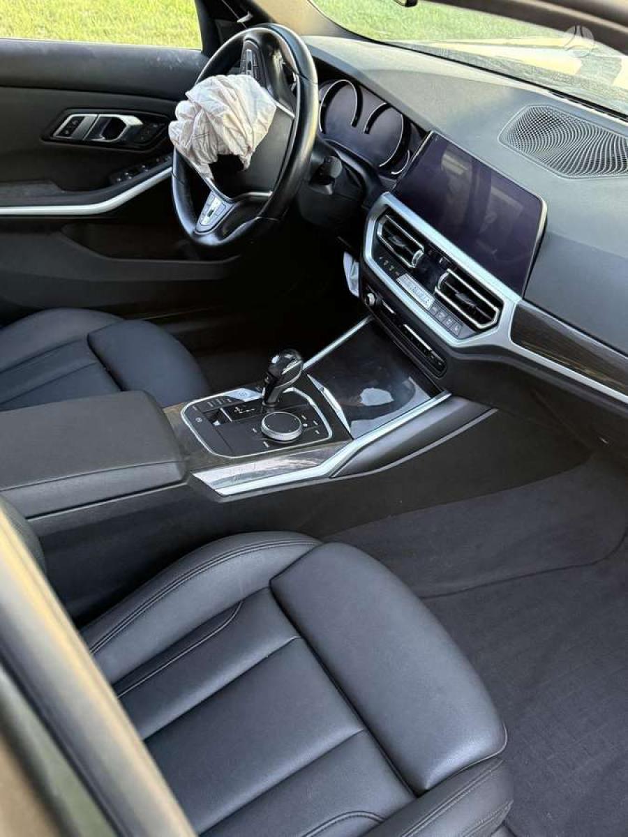 Grey BMW 330 2019 in Siauliai, with an engine capacity of 2.00 L and mileage of 117 thousand km for 9500 €, photo 7 on AUTOMOTO.COM.LV