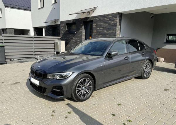 Pelēks BMW 330 2020 Viļņa, ar dzinēja tilpumu 2.00 L un nobraukumu 96 tūkst. km par 31500 €, foto 1 vietnē AUTOMOTO.COM.LV