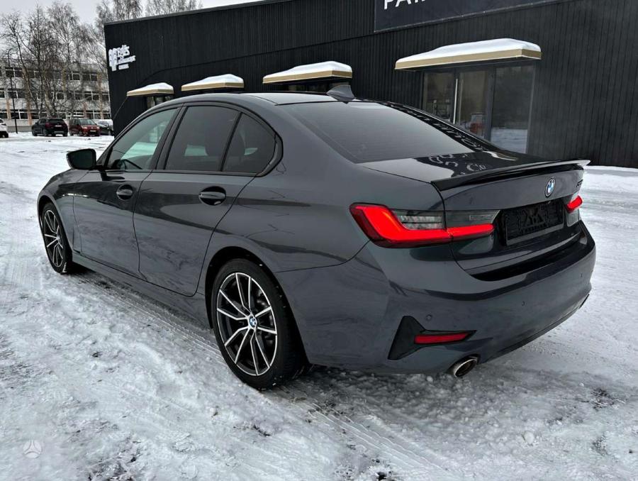 Grey BMW 330 2020 in Siauliai, with an engine capacity of 2.00 L and mileage of 179 thousand km for 18500 €, photo 4 on AUTOMOTO.COM.LV