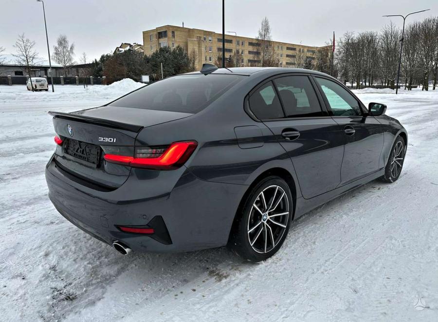 Grey BMW 330 2020 in Siauliai, with an engine capacity of 2.00 L and mileage of 179 thousand km for 18500 €, photo 6 on AUTOMOTO.COM.LV