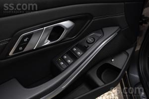 Pelēks BMW 330 2020 Jelgava, ar dzinēja tilpumu 2.00 L un nobraukumu 153 tūkst. km par 26500 €, foto 19 vietnē AUTOMOTO.COM.LV