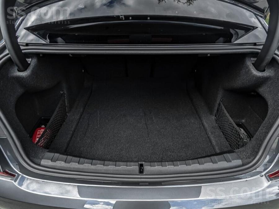 Pelēks BMW 330 2021 Tukums, ar dzinēja tilpumu 3.00 L un nobraukumu 260 tūkst. km par 25990 €, foto 27 vietnē AUTOMOTO.COM.LV