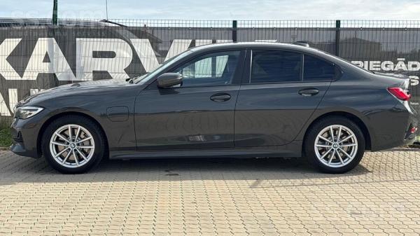 Grey BMW 330 2021 in Liepaja, with an engine capacity of 2.00 L and mileage of 163 thousand km for 22750 €, photo 7 on AUTOMOTO.COM.LV