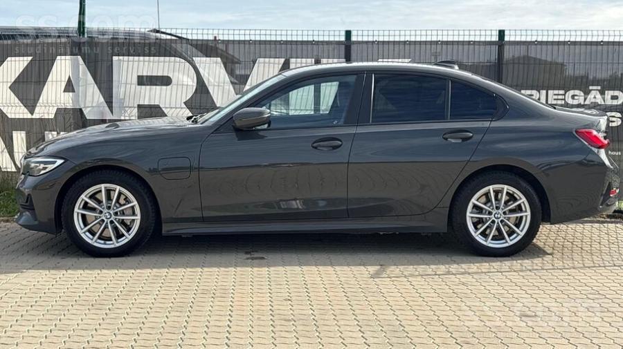 Grey BMW 330 2021 in Liepaja, with an engine capacity of 2.00 L and mileage of 163 thousand km for 22750 €, photo 8 on AUTOMOTO.COM.LV