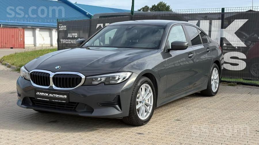 Grey BMW 330 2021 in Liepaja, with an engine capacity of 2.00 L and mileage of 163 thousand km for 22750 €, photo 9 on AUTOMOTO.COM.LV