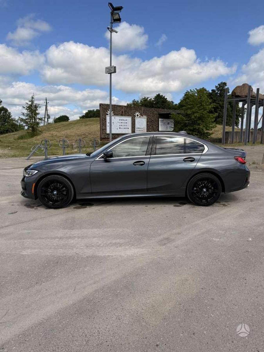 Grey BMW 330 2022 in Siauliai, with an engine capacity of 2.00 L and mileage of 67 thousand km for 24999 €, photo 3 on AUTOMOTO.COM.LV