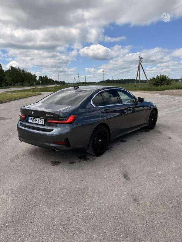 Grey BMW 330 2022 in Siauliai, with an engine capacity of 2.00 L and mileage of 67 thousand km for 24999 €, photo 3 on AUTOMOTO.COM.LV