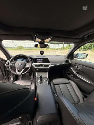 Grey BMW 330 2022 in Siauliai, with an engine capacity of 2.00 L and mileage of 67 thousand km for 24999 €, photo 9 on AUTOMOTO.COM.LV