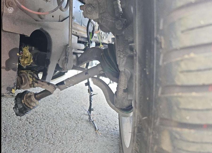 Pelēks BMW 330 2024 Klaipėda, ar dzinēja tilpumu 2.00 L un nobraukumu 9 tūkst. km par 13500 €, foto 14 vietnē AUTOMOTO.COM.LV