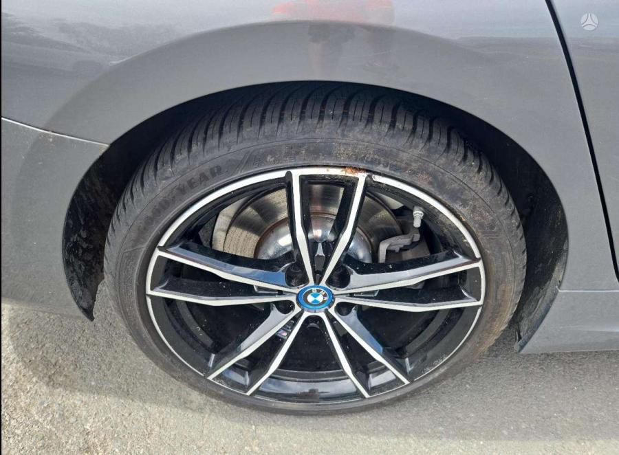 Pelēks BMW 330 2024 Klaipėda, ar dzinēja tilpumu 2.00 L un nobraukumu 9 tūkst. km par 13500 €, foto 15 vietnē AUTOMOTO.COM.LV