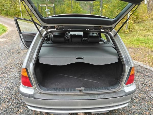 Pelēks BMW 330 2000 Rīga, ar dzinēja tilpumu 3.00 L un nobraukumu 302 tūkst. km par 2550 €, foto 7 vietnē AUTOMOTO.COM.LV