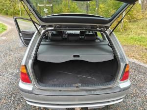 Pelēks BMW 330 2000 Rīga, ar dzinēja tilpumu 3.00 L un nobraukumu 302 tūkst. km par 2550 €, foto 7 vietnē AUTOMOTO.COM.LV