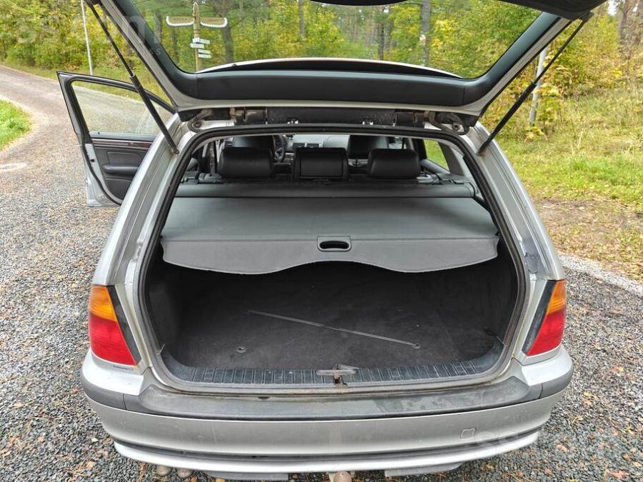Pelēks BMW 330 2000 Rīga, ar dzinēja tilpumu 3.00 L un nobraukumu 302 tūkst. km par 2550 €, foto 7 vietnē AUTOMOTO.COM.LV