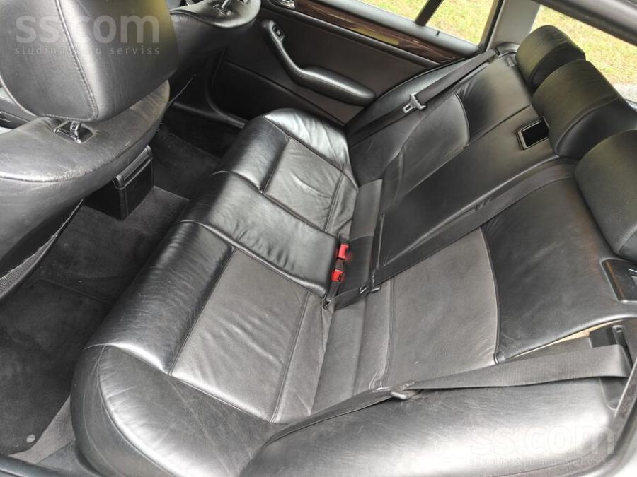 Pelēks BMW 330 2000 Rīga, ar dzinēja tilpumu 3.00 L un nobraukumu 302 tūkst. km par 2550 €, foto 11 vietnē AUTOMOTO.COM.LV