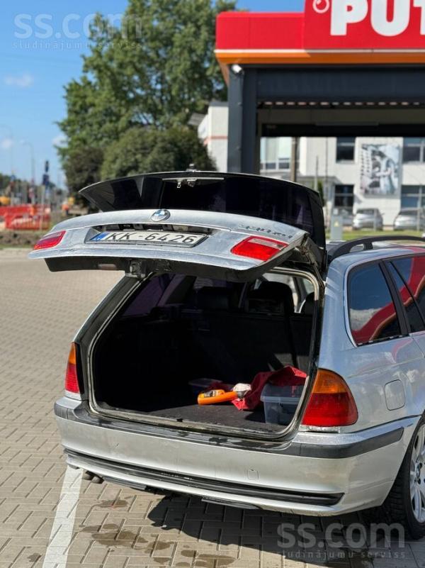 Grey BMW 330 2001 in Riga, with an engine capacity of 3.00 L and mileage of 368 thousand km for 1650 €, photo 5 on AUTOMOTO.COM.LV